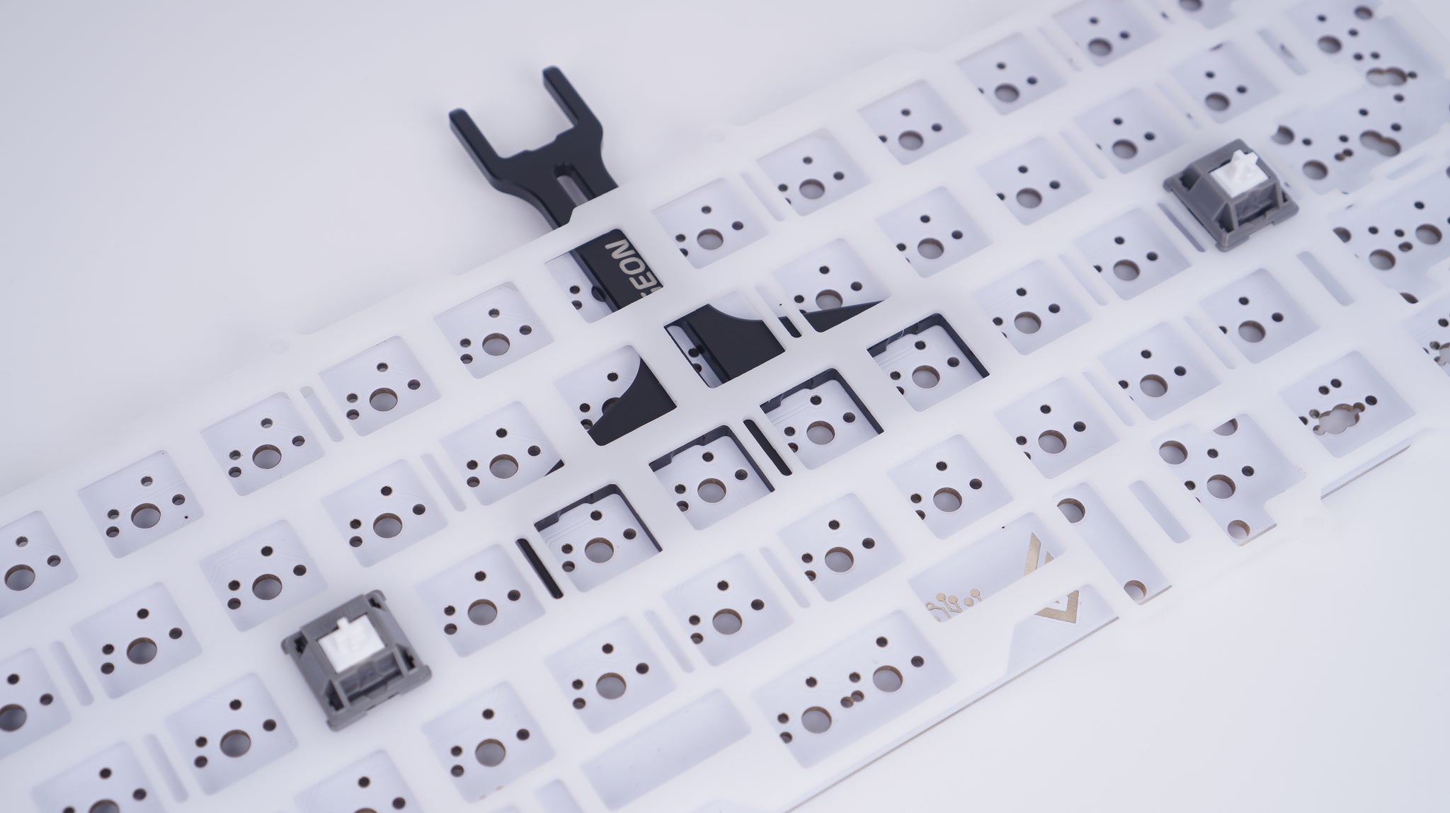 Geon Plate Support Fork – GEONWORKS